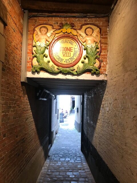 Brüsseler Dialekte und das Theatre Royal de Toone – Peter Meisenberg